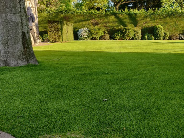 Grote tuin met minimaal onderhoud | VD Kunstgrassen